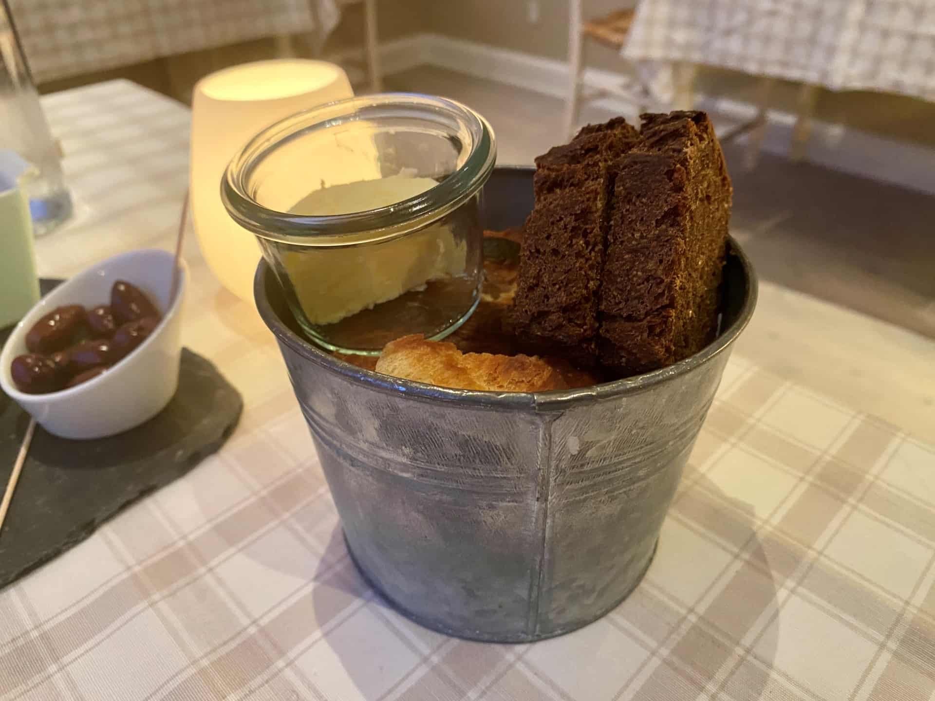 Anmelderen storjubler over Hornbæk-restaurant: - Kødet er så mørt, at ...