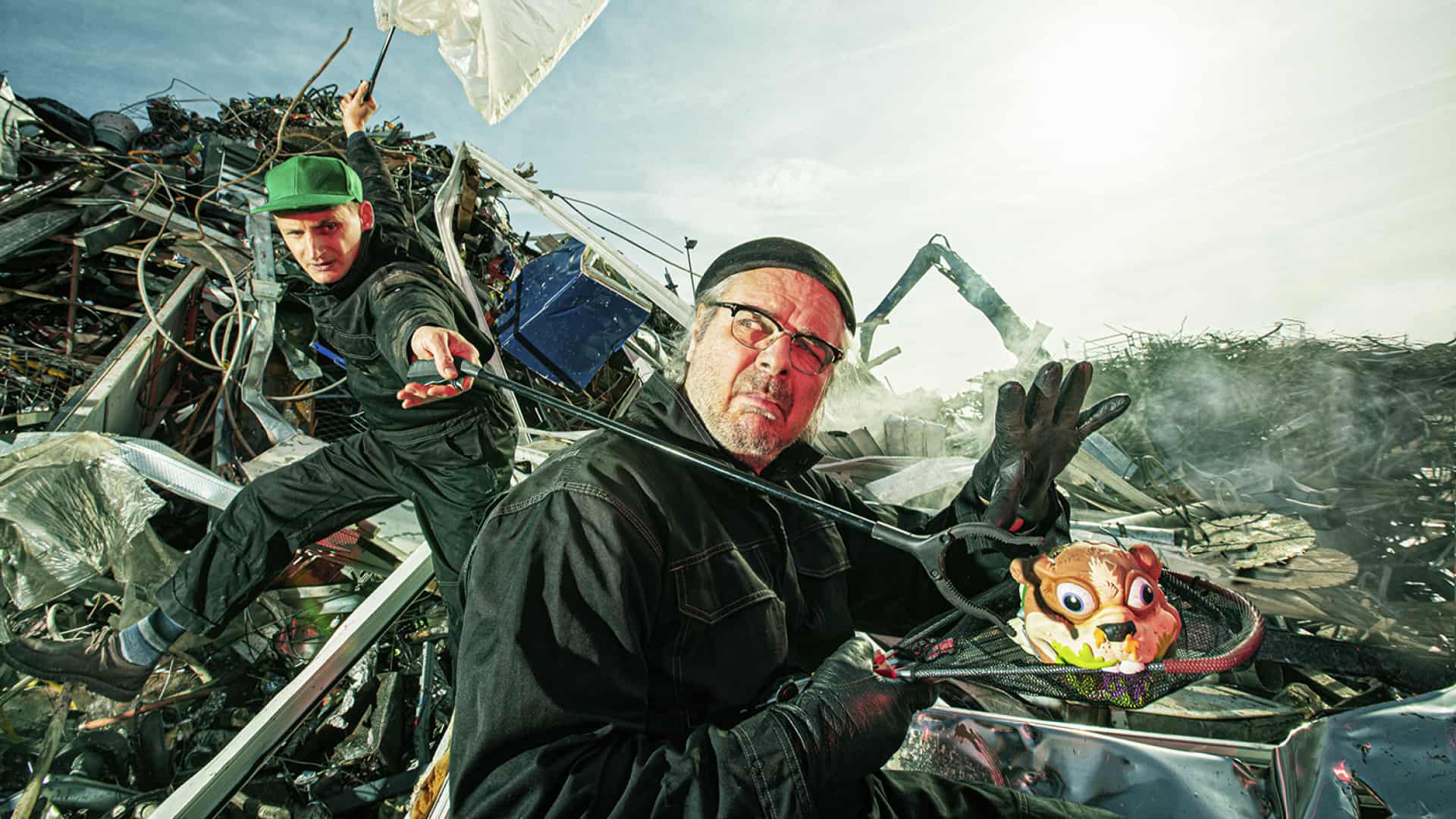 Magisk forestilling: Skrald, trylleri og humor for de små | ugeavisen.dk
