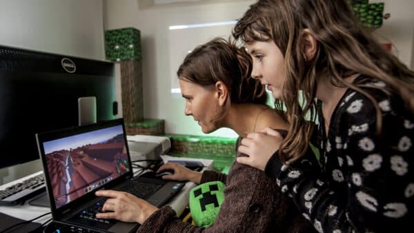 Mor og datter gæster Viborg i computerspil | ugeavisen.dk