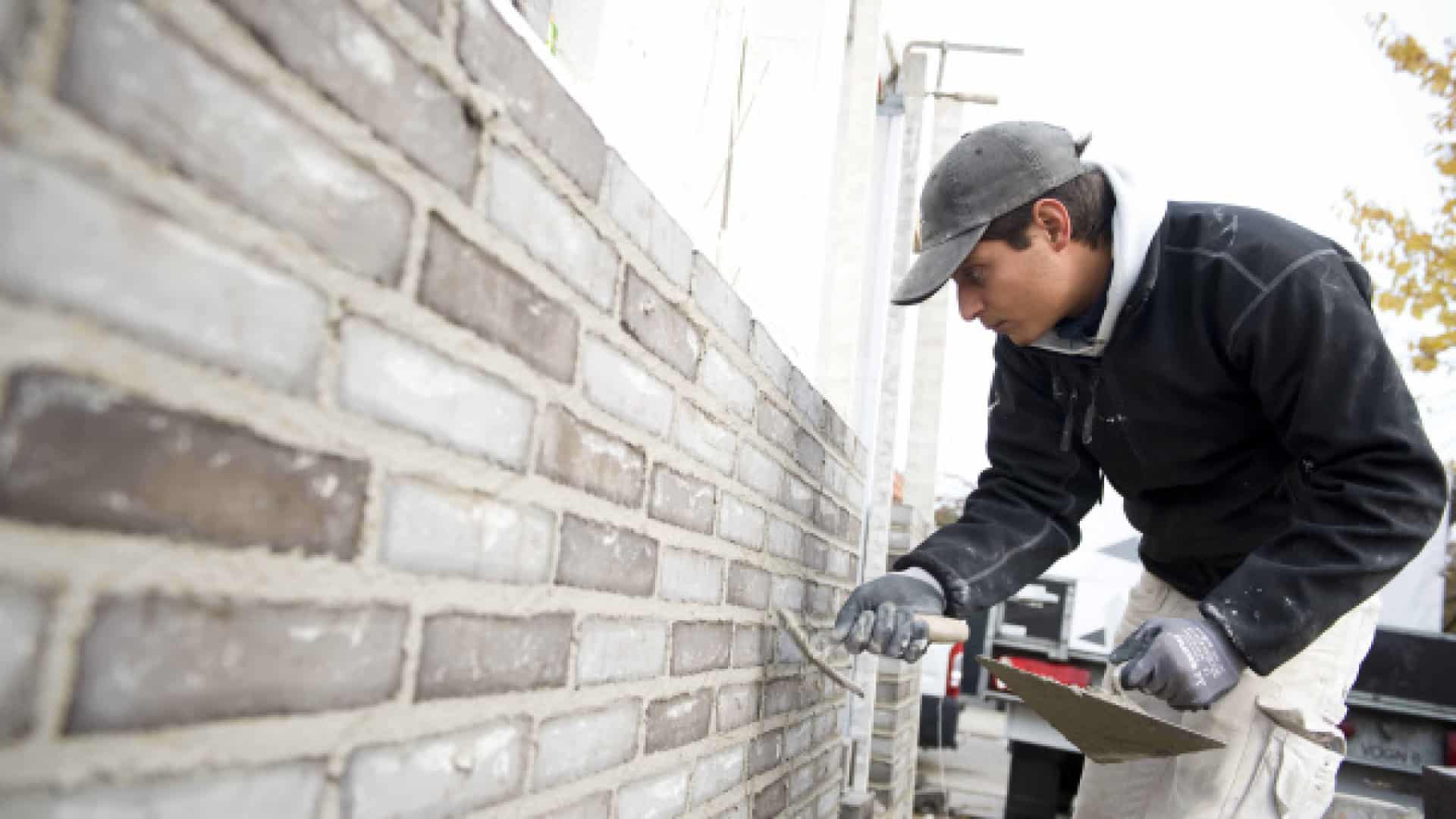 Arbejdsgivere advarer mod længere opsigelsesvarsler | jv.dk