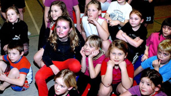 De springer af glæde | jv.dk