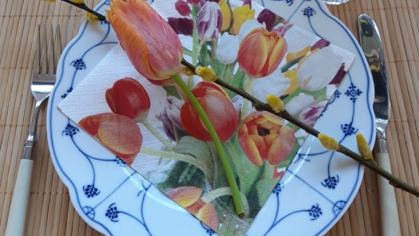 Festlig fredag med frokost, fortælling og fællessang | ugeavisen.dk