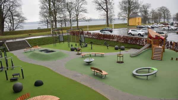 Ny legeplads indviet: Rum til både børnefamilier og træning | ugeavisen.dk