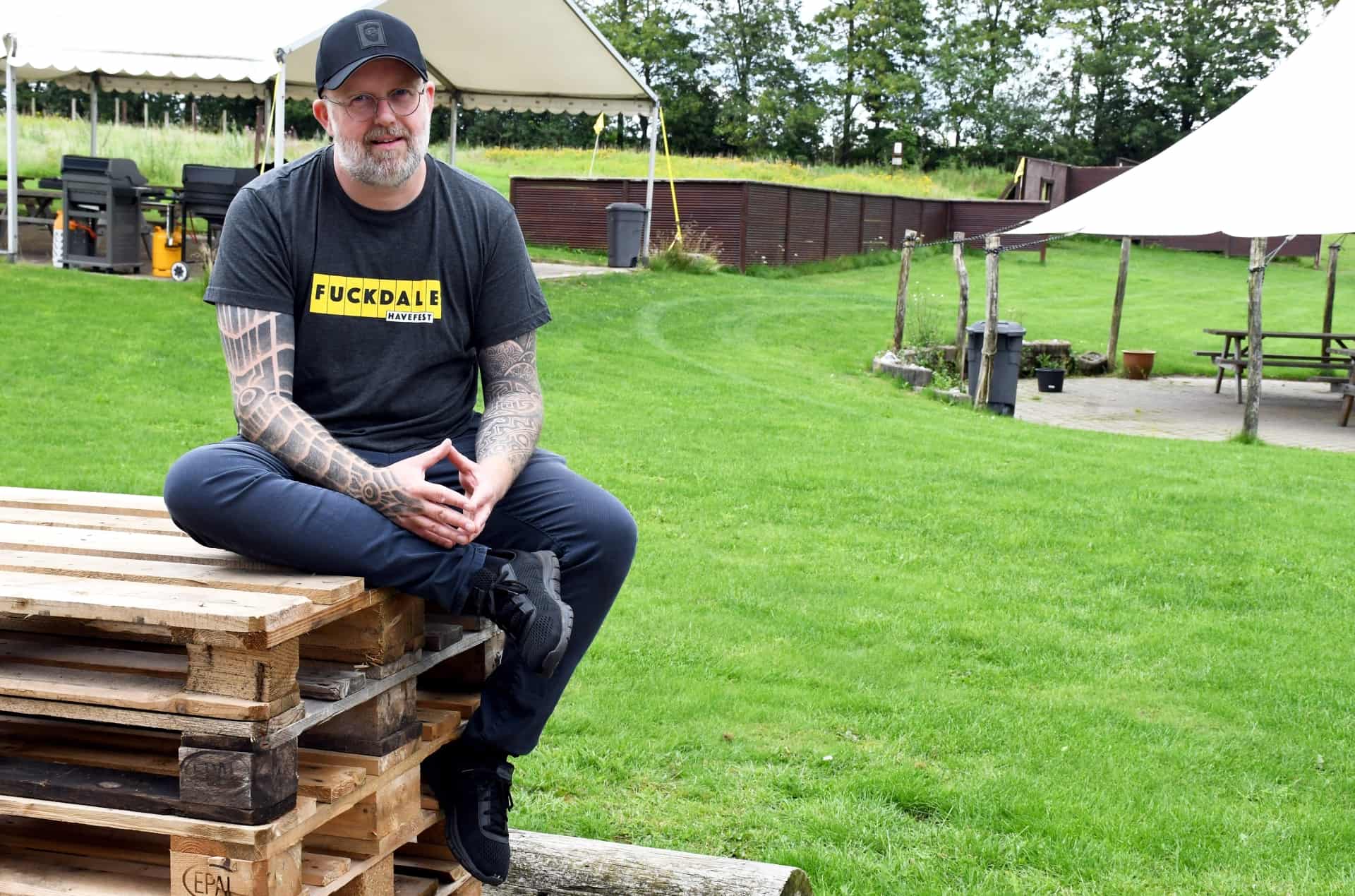 I år spiller guitarerne knap så hård rock ved Fuckdale Havefest ...