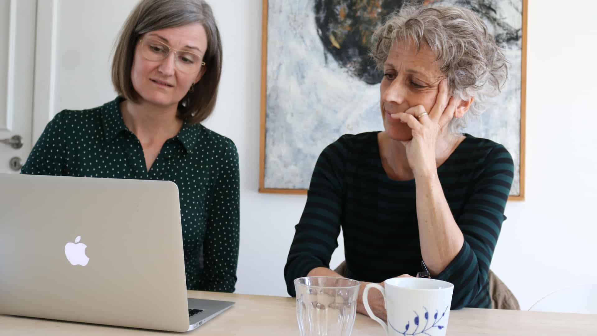 Ny bog: En håndsrækning til mennesker i sorg | ugeavisen.dk