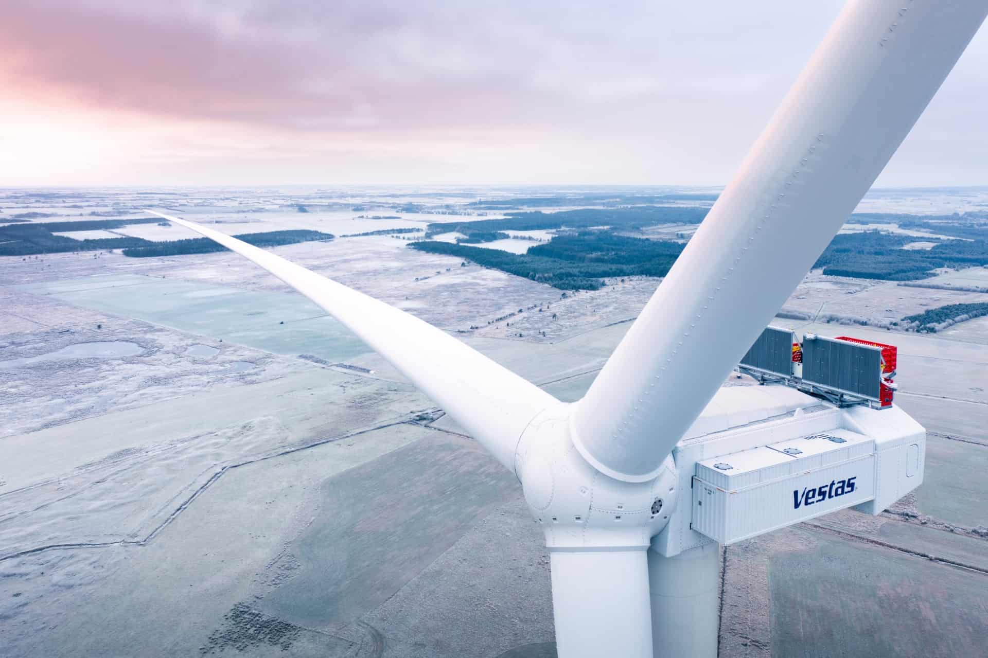 Så er Vestas-kæmpen fra Lindø - verdens største vindmølle - i sving ...