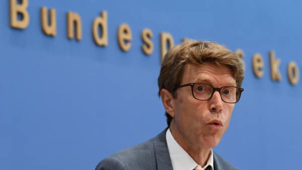 Berlins nye lufthavn klar til åbning efter ni års forsinkelse ... Berlins nye lufthavn klar til åbning efter ni års forsinkelse ...
