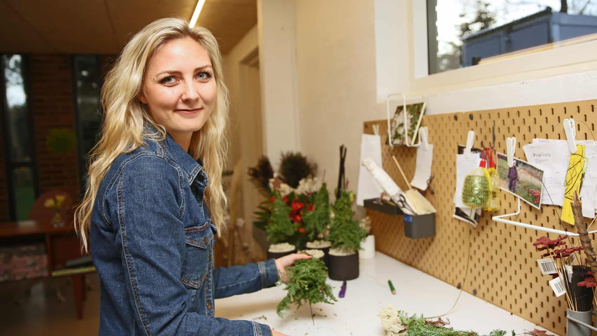 Caroline overtager blomsterafdeling i Dagli'Brugsen i Hejnsvig: - Jeg ...