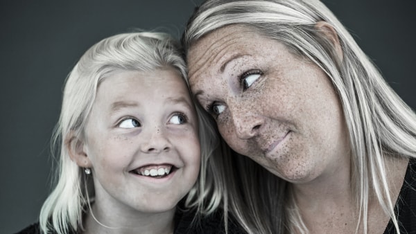 Fregner, mellemrum mellem tænderne eller buskede øjenbryn: Fotograf ...