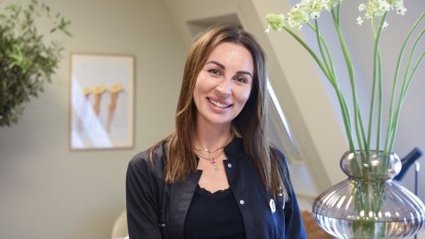 Forstå hvorfor Simone valgte sygehusvæsenet fra til fordel for sin nye ...