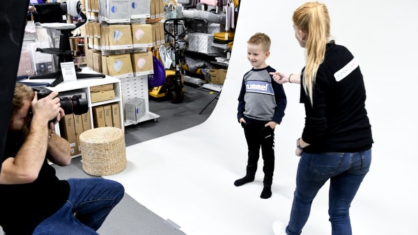 Giv mig et smil: Børn lærte at sige prut-fis | jv.dk