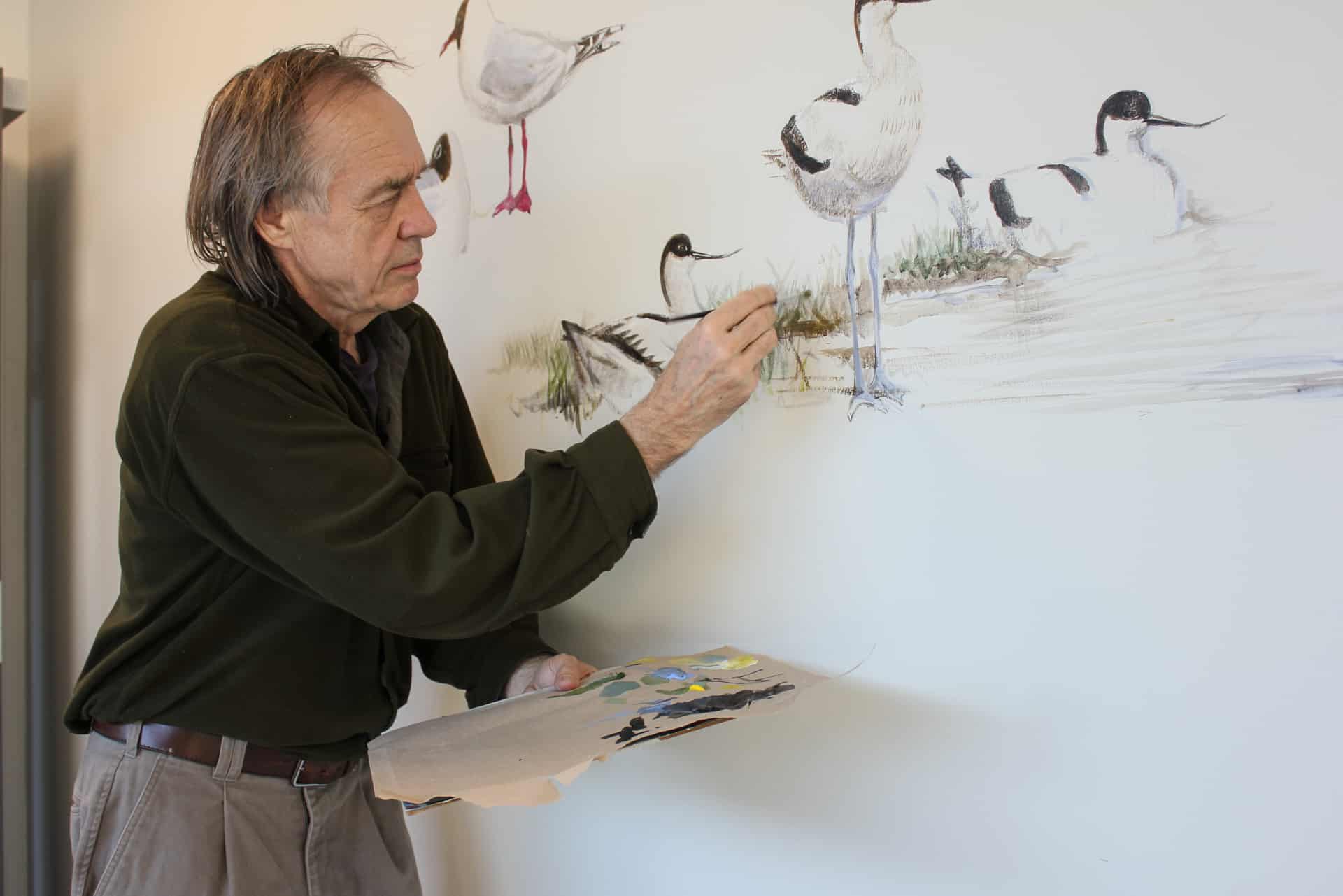 Fuglemaler på besøg: Jens Gregersen får fuglene til at flyve på ...