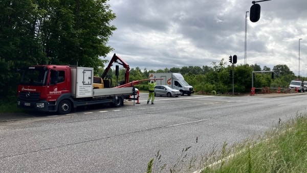 Undrer du dig også? Derfor graver mænd i gule veste ved en af Vejles ...