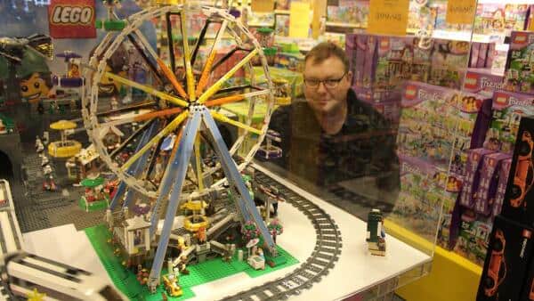 Lego- nørder er klar med julens flotteste udstilling hos Thy Legekæden ...