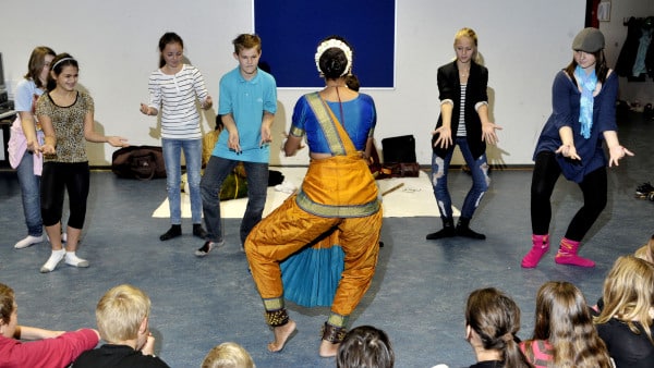 Indisk musik og dans på skolen | jv.dk