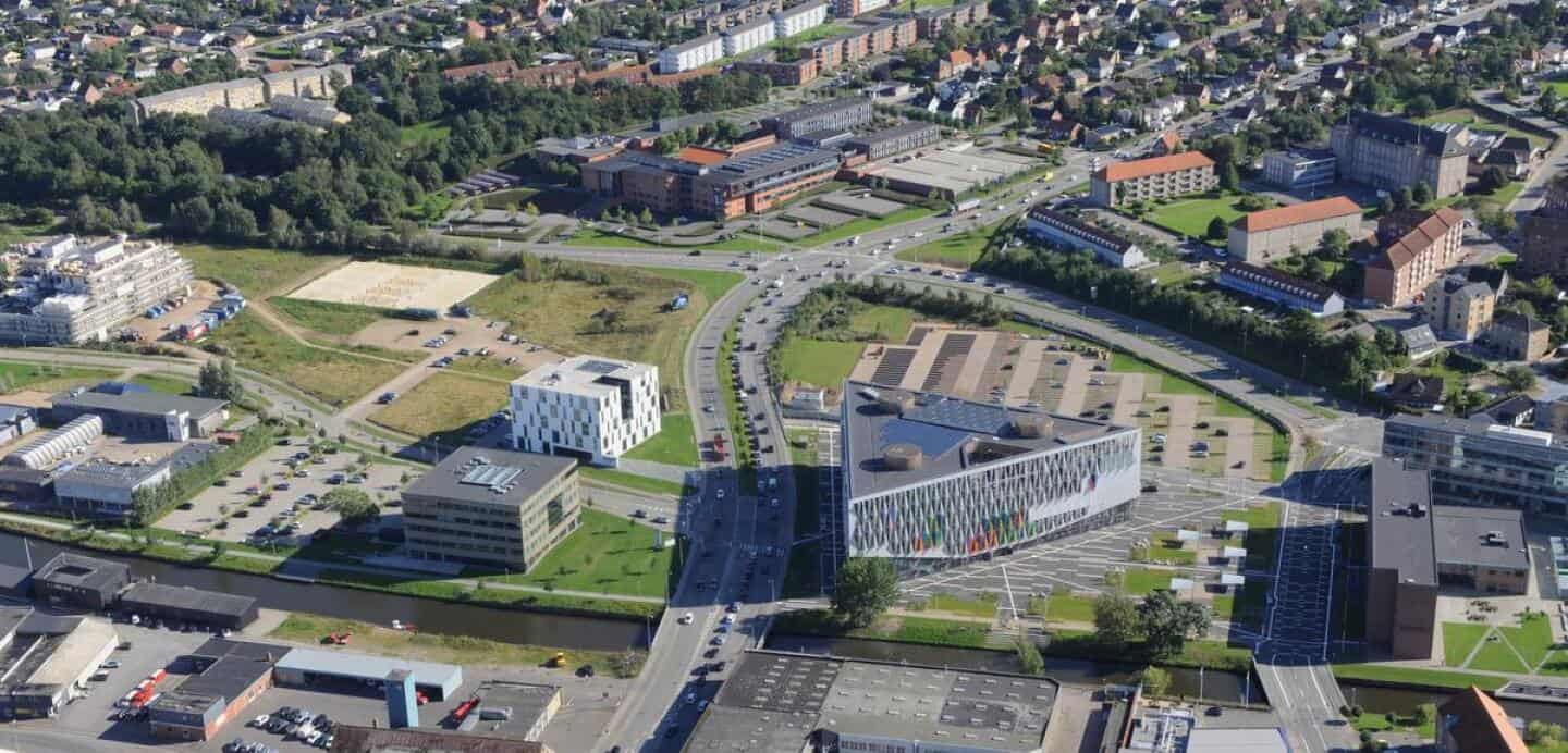 SE BILLEDERNE: Kolding set fra luften i en helikopter | ugeavisen.dk
