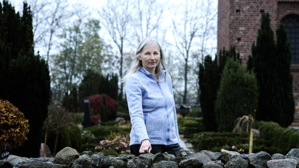 Eva Frank går efter det skæve udtryk i ny kirkebog | jv.dk