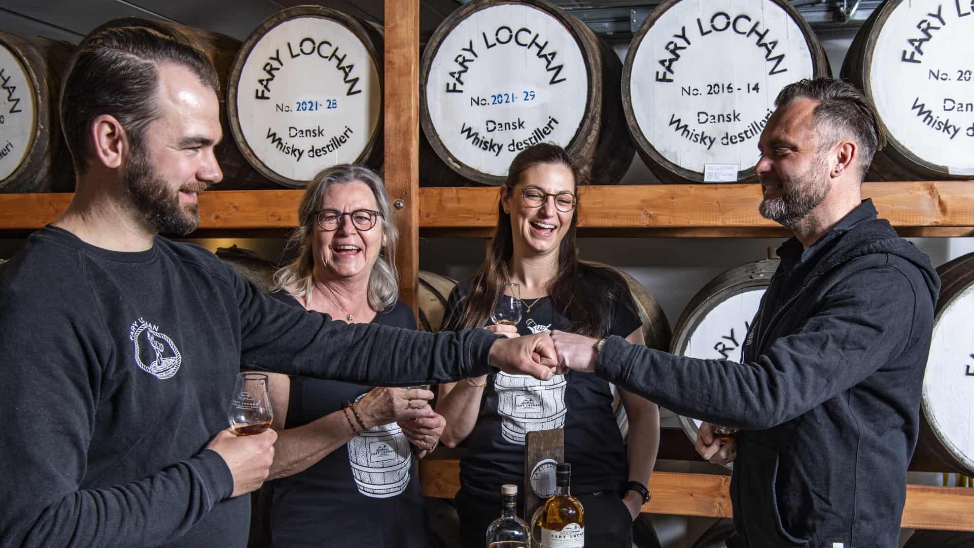 I dag frigiver Fary Lochan den første 12-års whisky i Danmark: 'Det ...