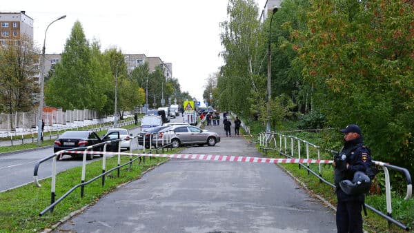 13 dræbt og 20 såret ved skyderi på skole i Rusland | avisendanmark.dk 13 dræbt og 20 såret ved skyderi på skole i Rusland | avisendanmark.dk