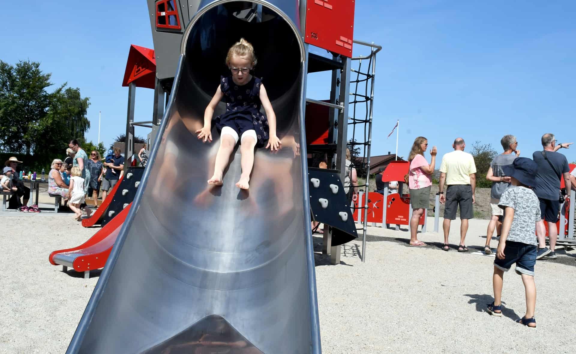 Se de mange billeder: Børn godkendte den nye legeplads i Østbyen | ugeavisen.dk