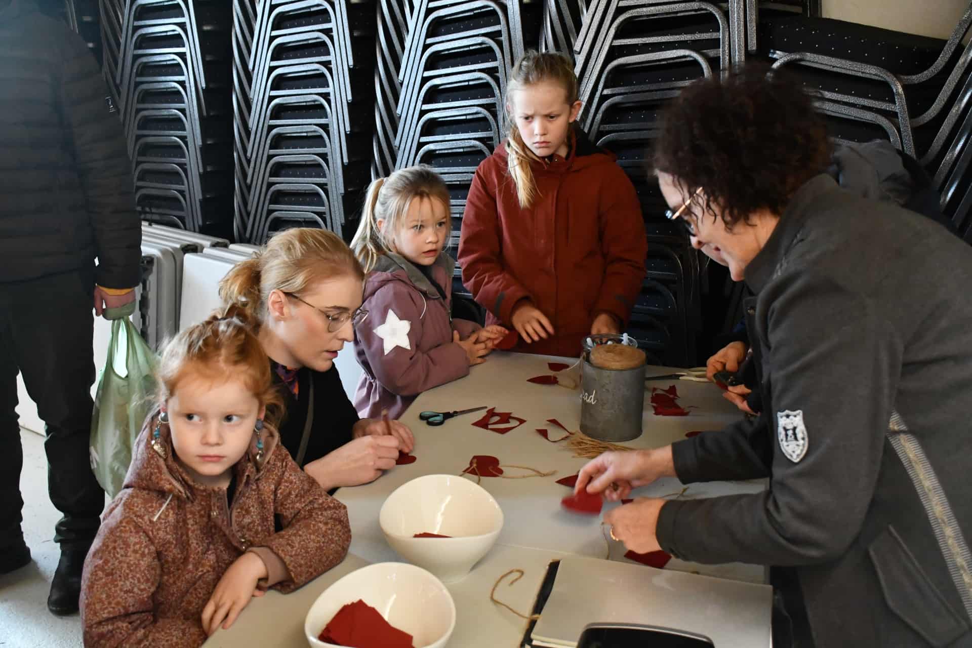 Mølle-jul i Elstrup: Juletræer bærer mundbind og peacetegn | ugeavisen.dk