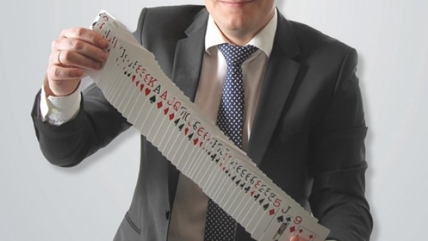 Trylleri og mad på Vedelsborg | ugeavisen.dk