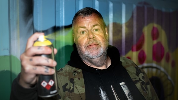 L:Ron:Harald foreviger Tour De France i sønderjysk landsby: Tunnel ...