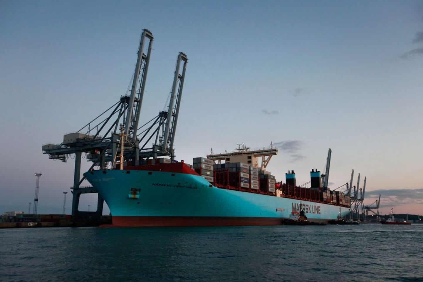 Se billederne: Verdens største containerskib i Aarhus | stiften.dk