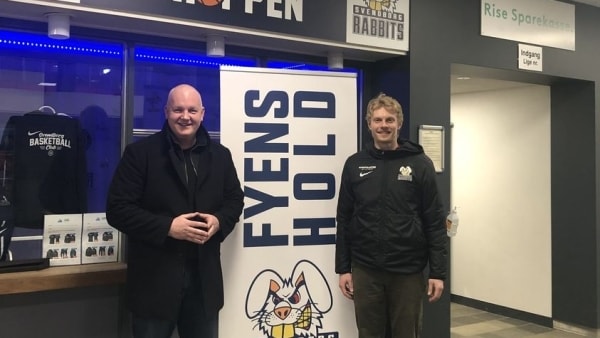 Ny Rabbits-spiller med basketgener fra sin far tripper for at komme til ...