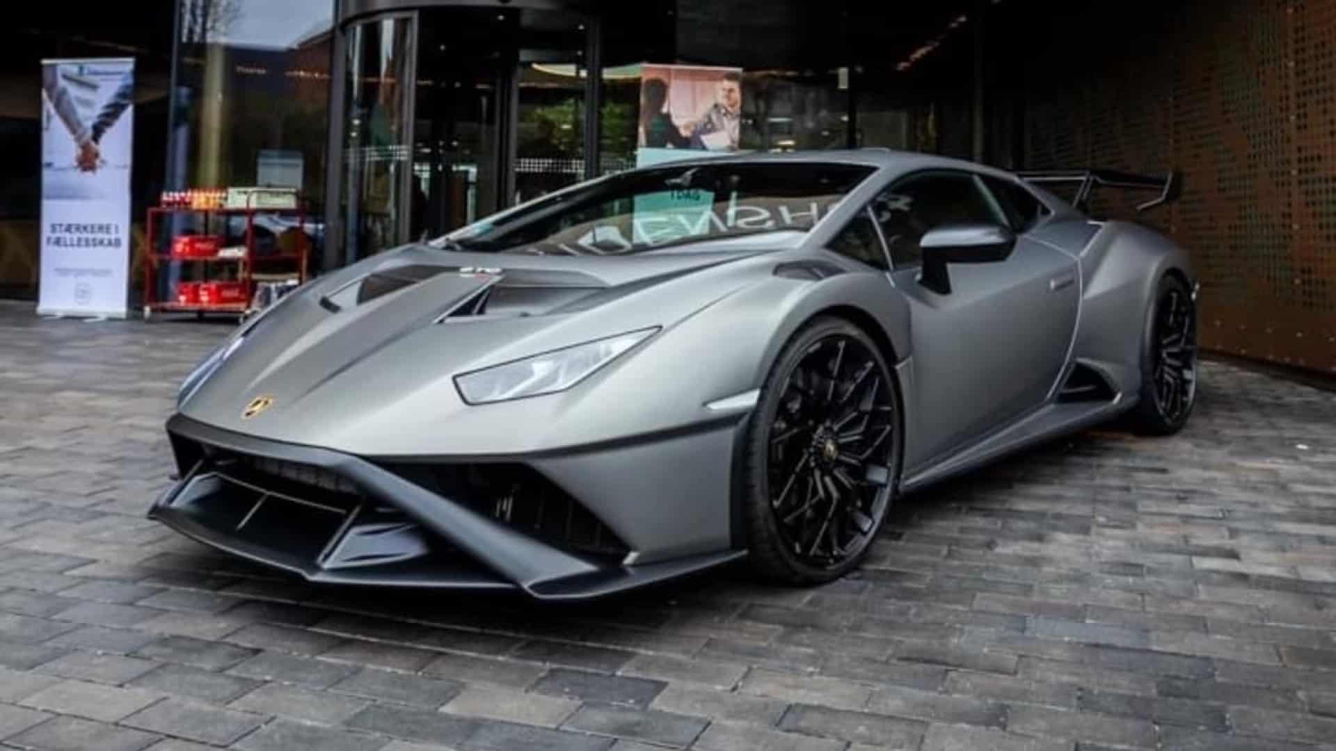 Lokal bilforhandler på banen: Vil du køre gratis Lamborghini til din ...