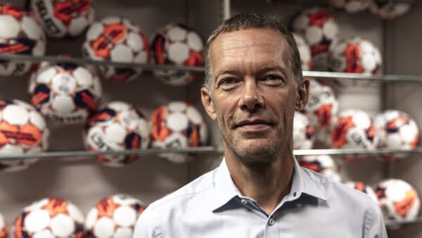 Coronabekæmper skal arbejde i fodboldens minefelter | avisendanmark.dk Coronabekæmper skal arbejde i fodboldens minefelter | avisendanmark.dk