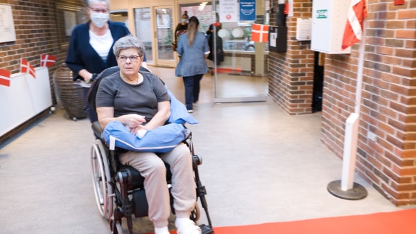 76-årige Inge Jensen tog det første stik | fyens.dk