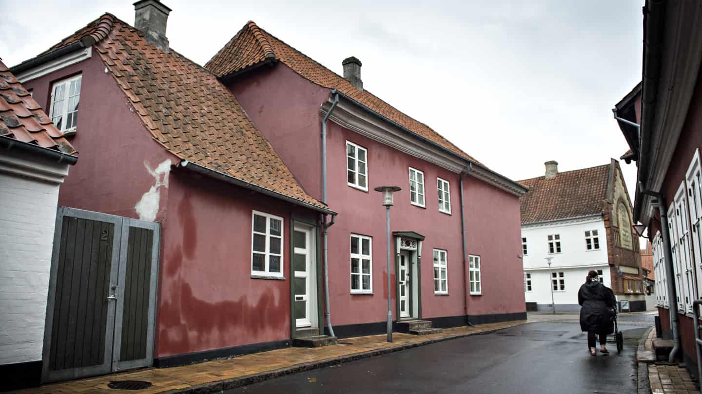 Angrebet af skimmelsvamp: Nyrenoveret præstegård er ubeboelig | fyens.dk