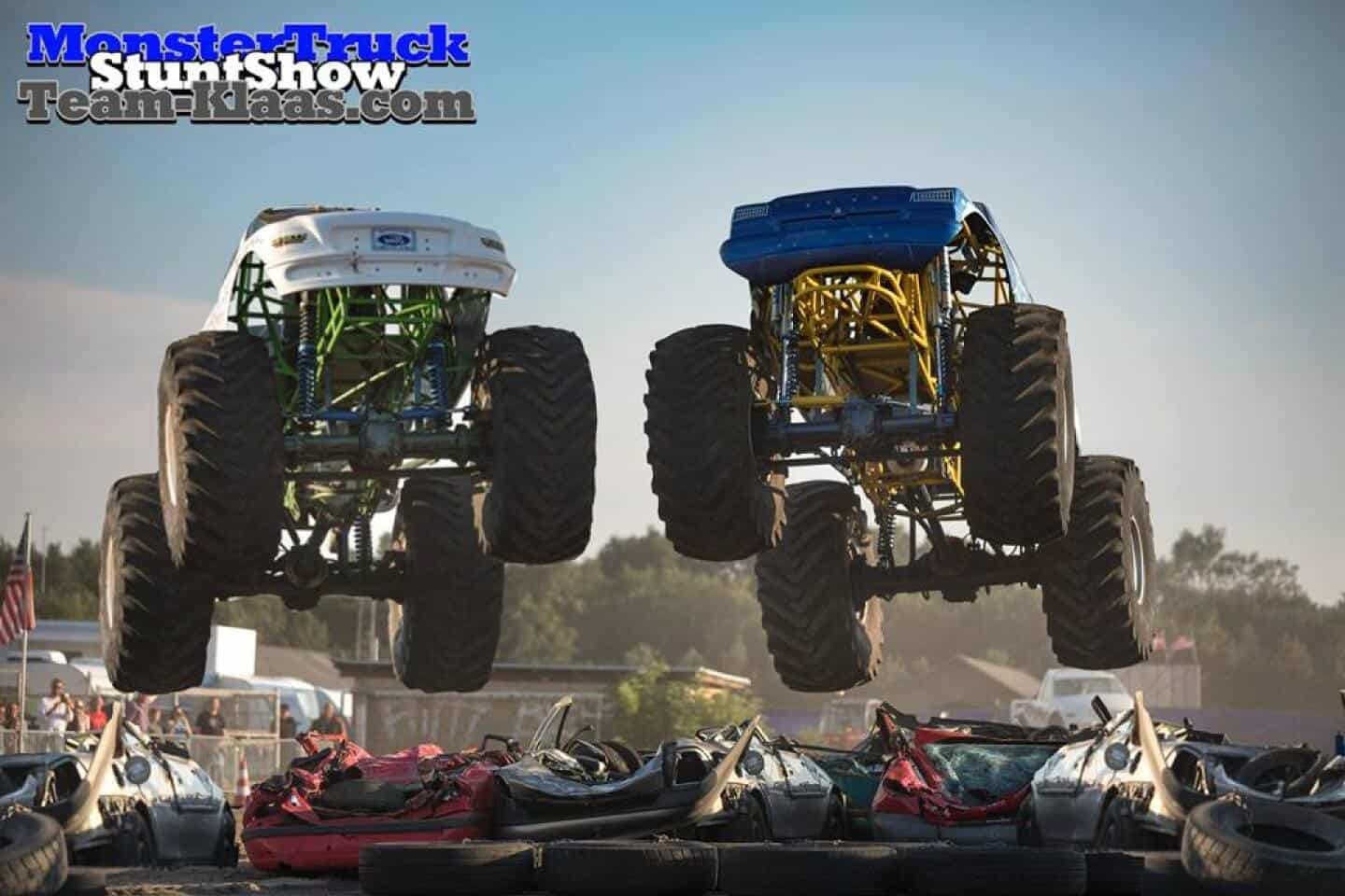 Vildt stuntshow på nordhavnen: Hurtige biler og store monstertrucks ...