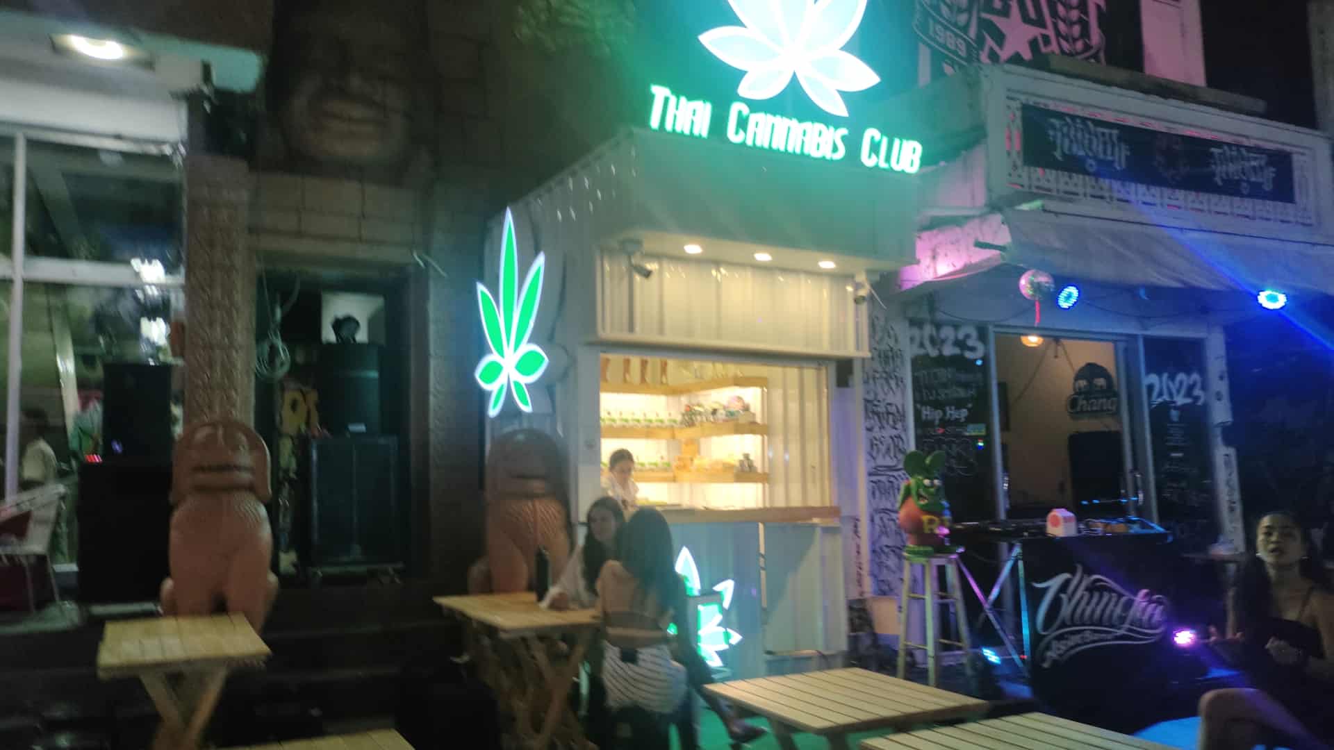 Fra cannabis til pottemagere i Bangkok | jv.dk