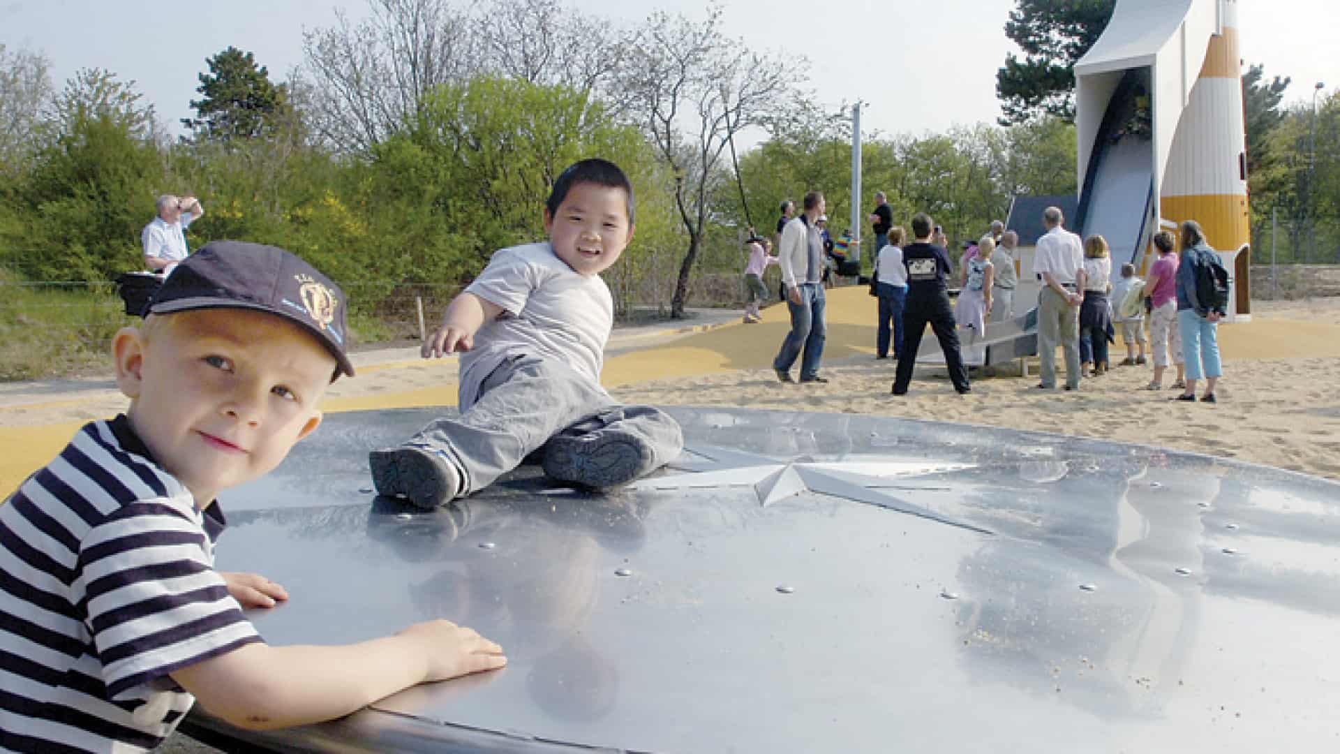 Alvorlig ulykke på legeplads | ugeavisen.dk
