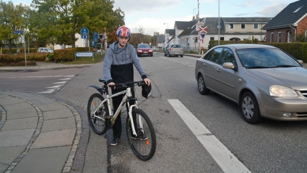 De flyttede Johannes' skole halvanden kilometer: Nu må han cykle 10 ...