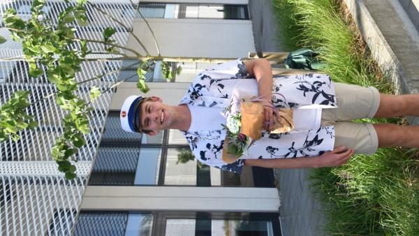 Blomster til årets første HHX-student i Horsens | vafo.dk