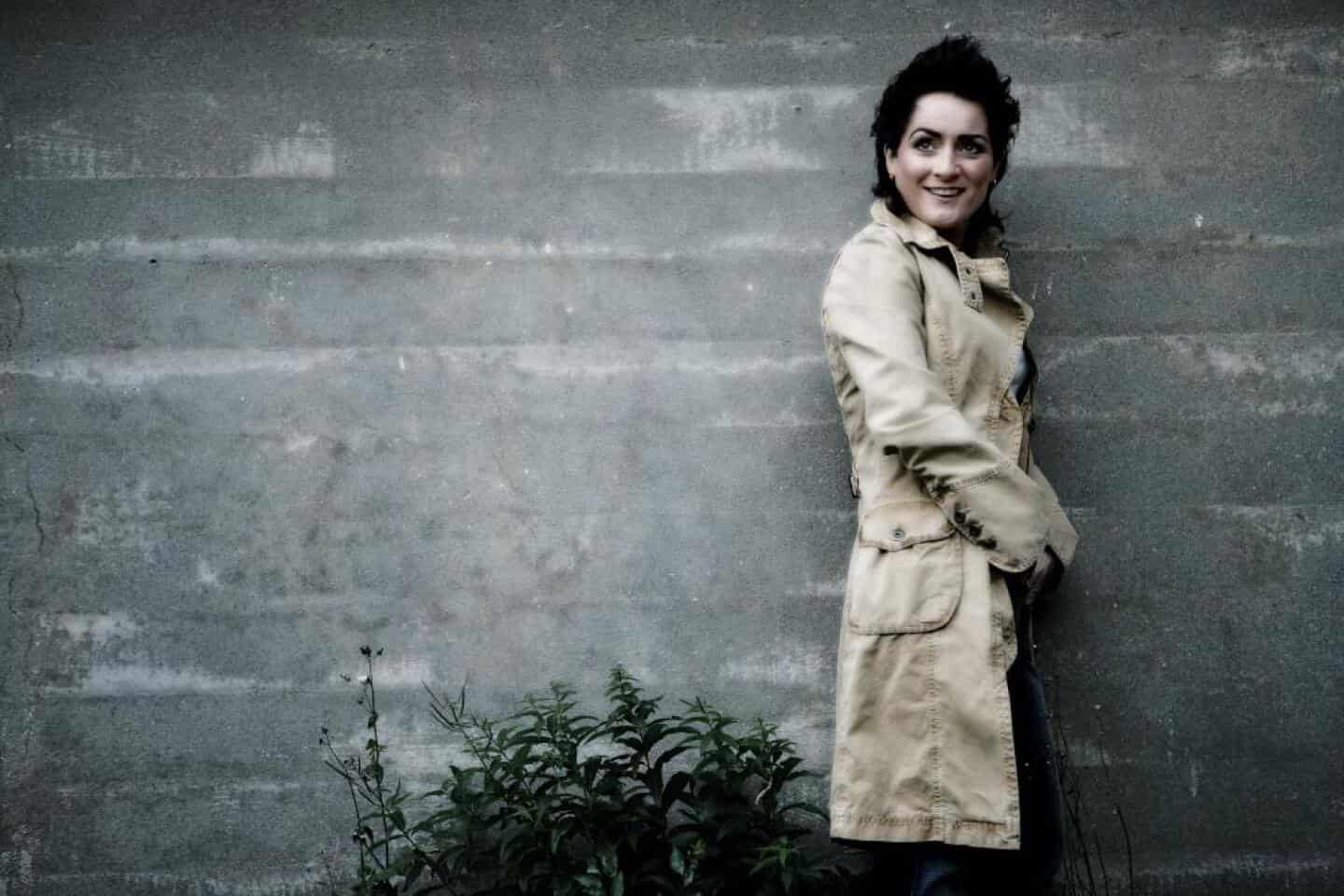 Ester Brohus synger i Tinglev Kirke | ugeavisen.dk