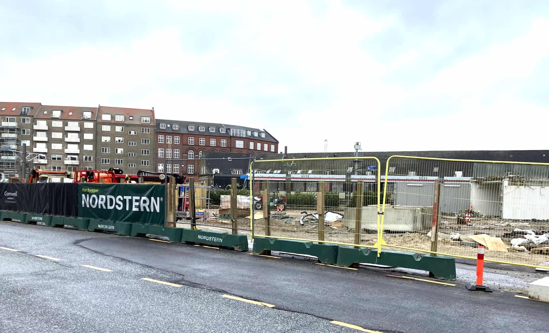 Byggeplads ligger stille: Hotel-byggeri i 15 etager venter på grønt lys ...