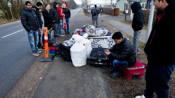 Politi: 11 asylansøgere er stadig på cykelstien | jv.dk