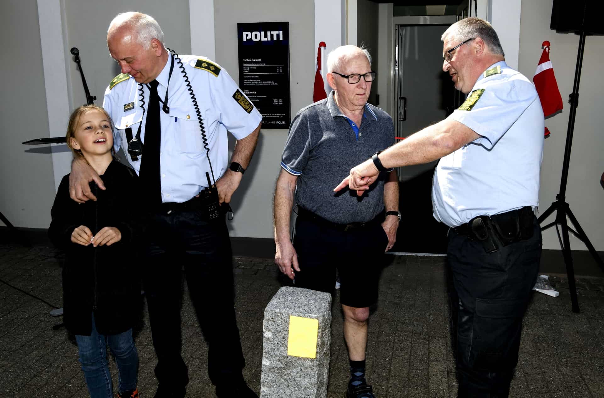 Det skal de ikke regne med hver gang: Politiet var massivt til stede i ...