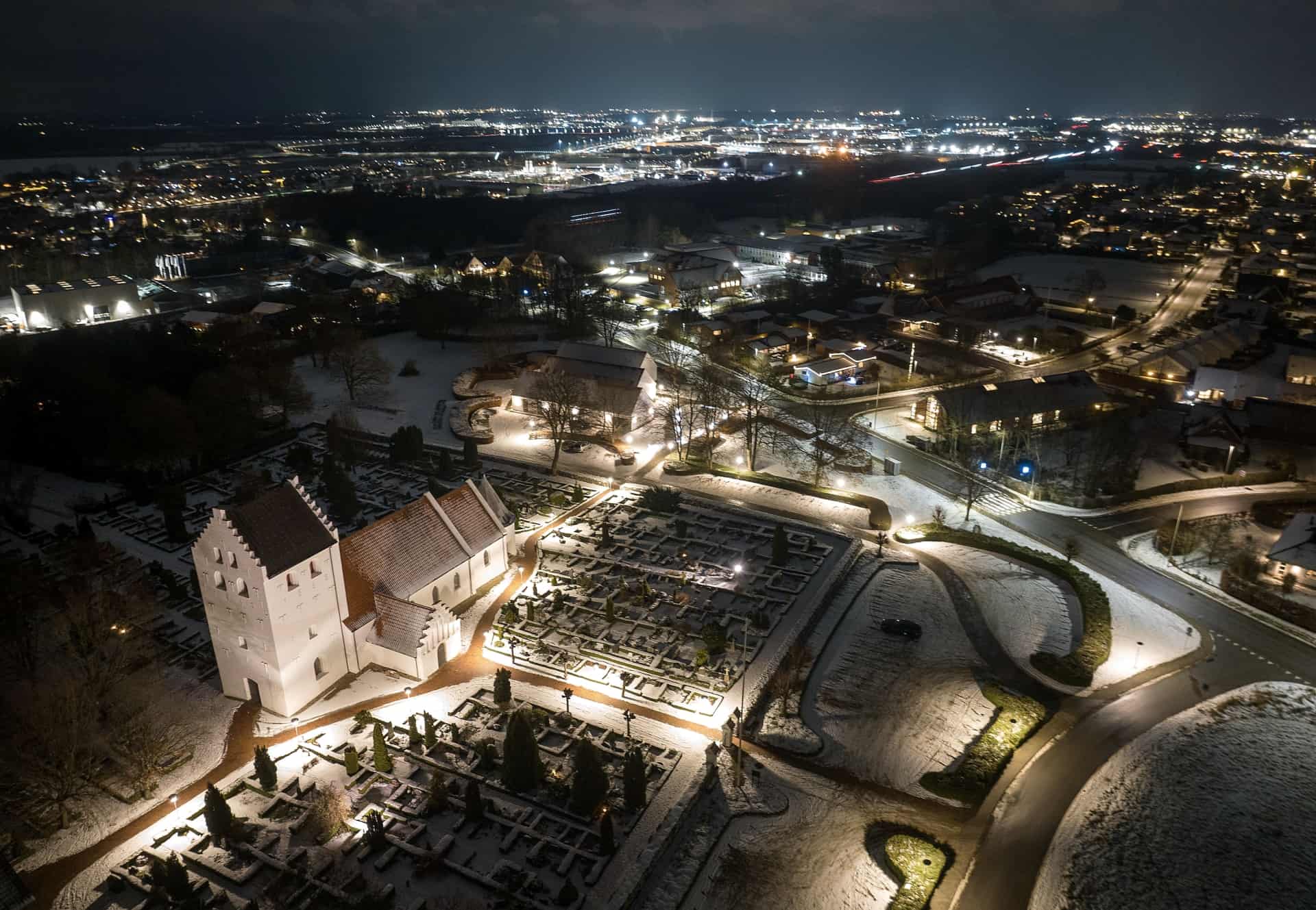 Taulov betyder 'den firkantede høj': På den står den gamle kirke | jv.dk