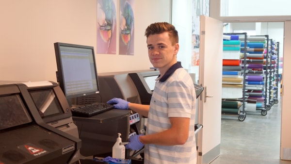 17-årige Magnus Emil valgte mesterlæren: - Man skal vise, at man vil ...