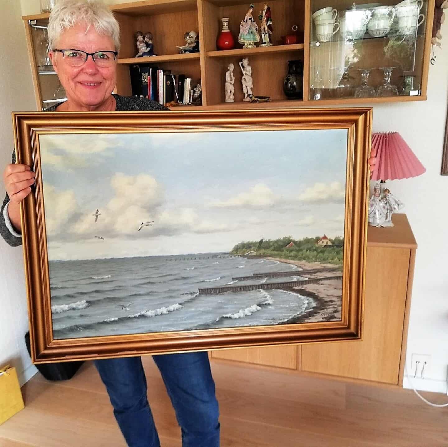 Anette forærer maleri af kendt Assens-maler væk | ugeavisen.dk