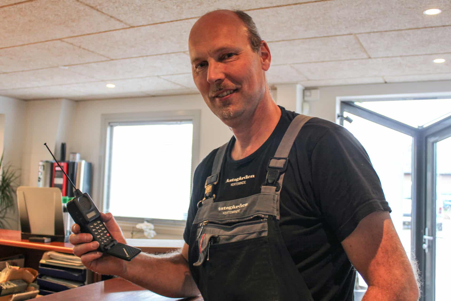 Autogården har 25 års jubilæum: - Jeg bliver ved så længe, det er sjovt ...