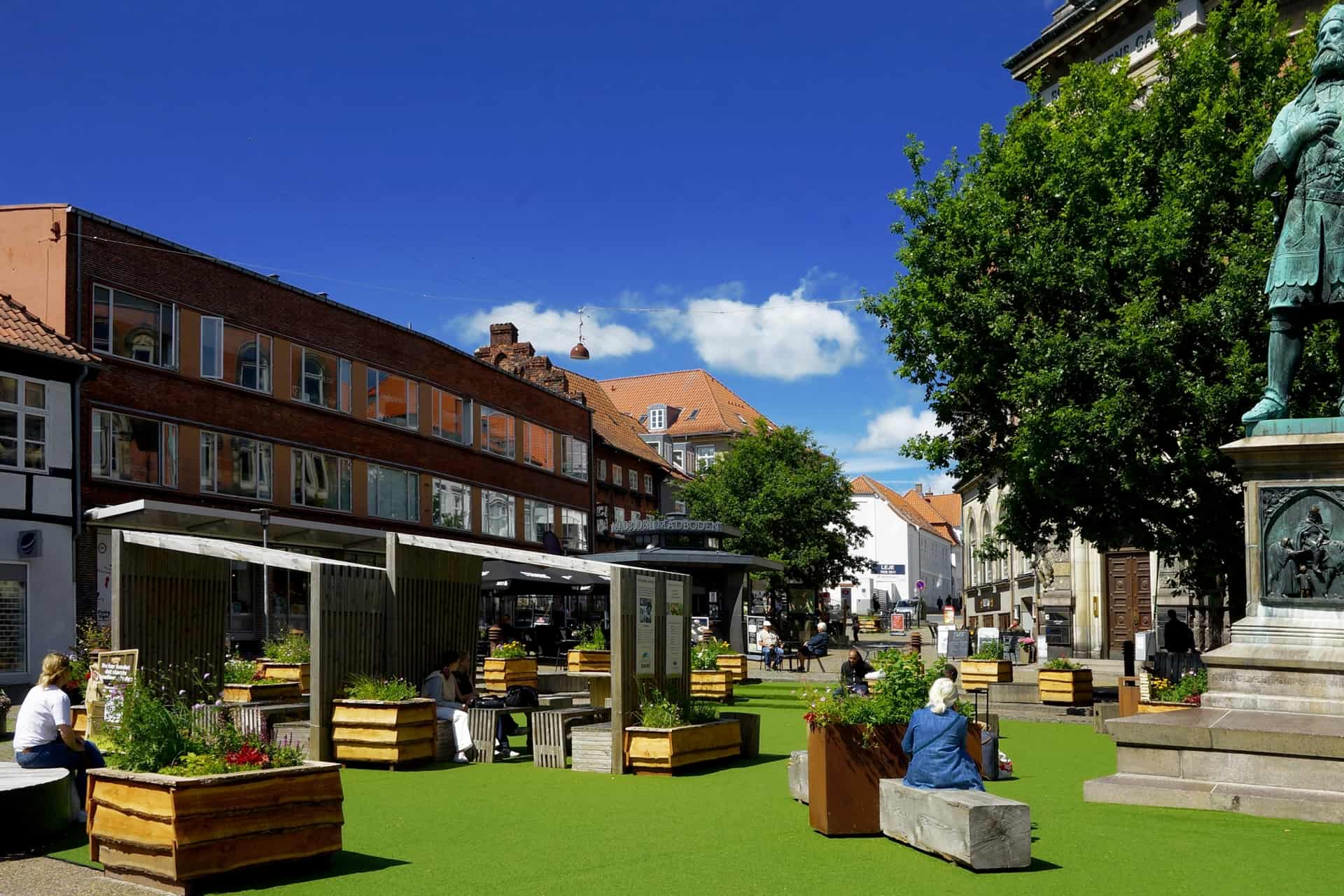 Midtbyen fyldes med sommerstemning, smagsprøver og hygge: Randers City ...