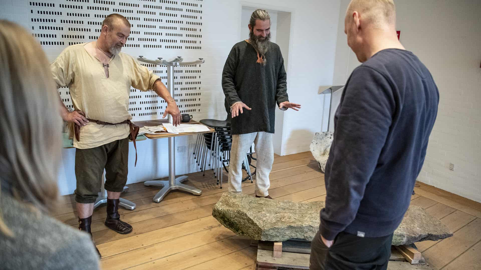 Vær med til at bestemme, hvad der skal stå på ny Jellingsten | ugeavisen.dk