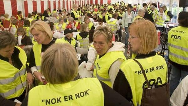 Gule veste mod racisme | stiften.dk