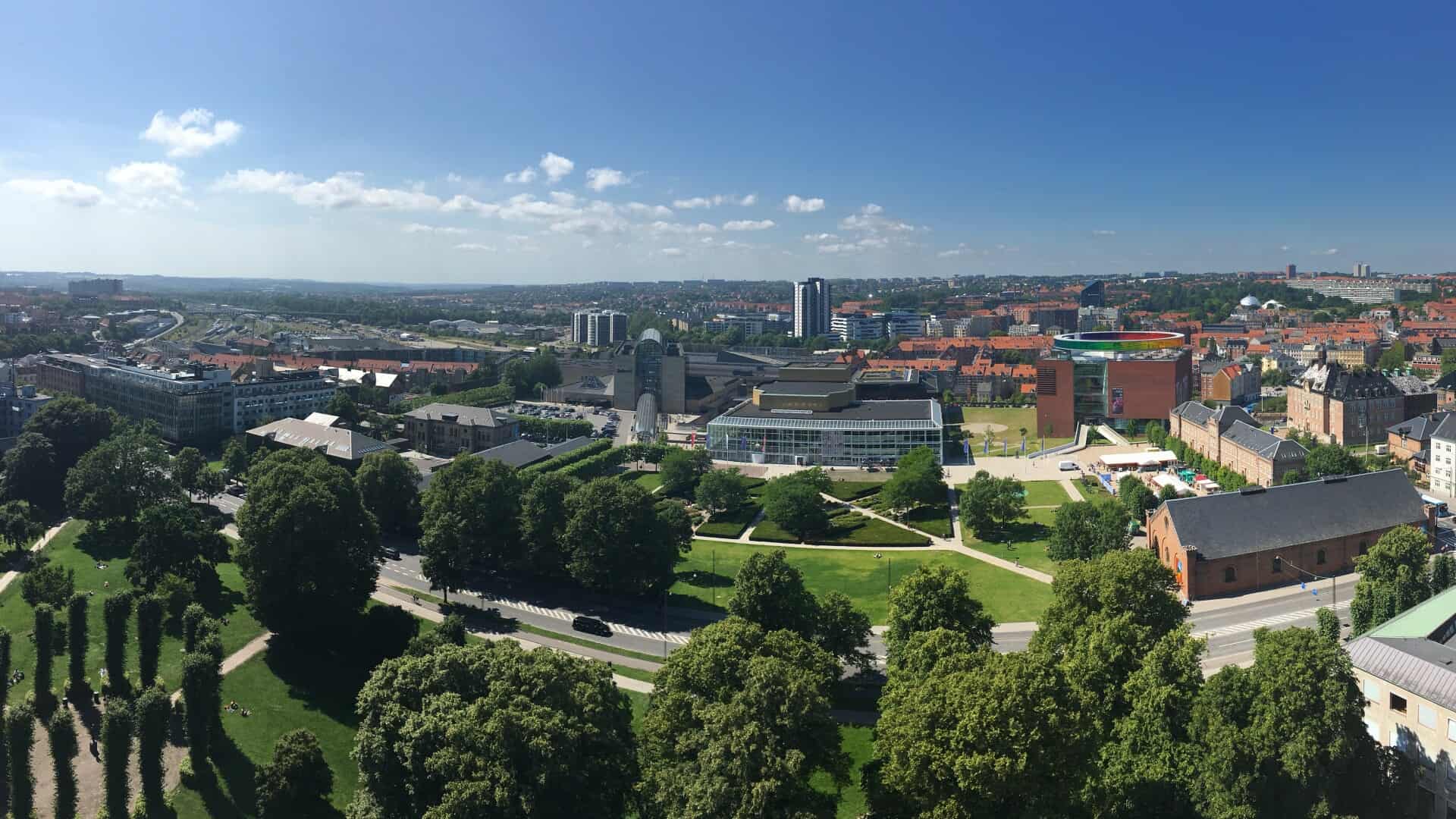 Smuk kyst, Michelin-restauranter og hjertevarm befolkning: Udenlandske ...